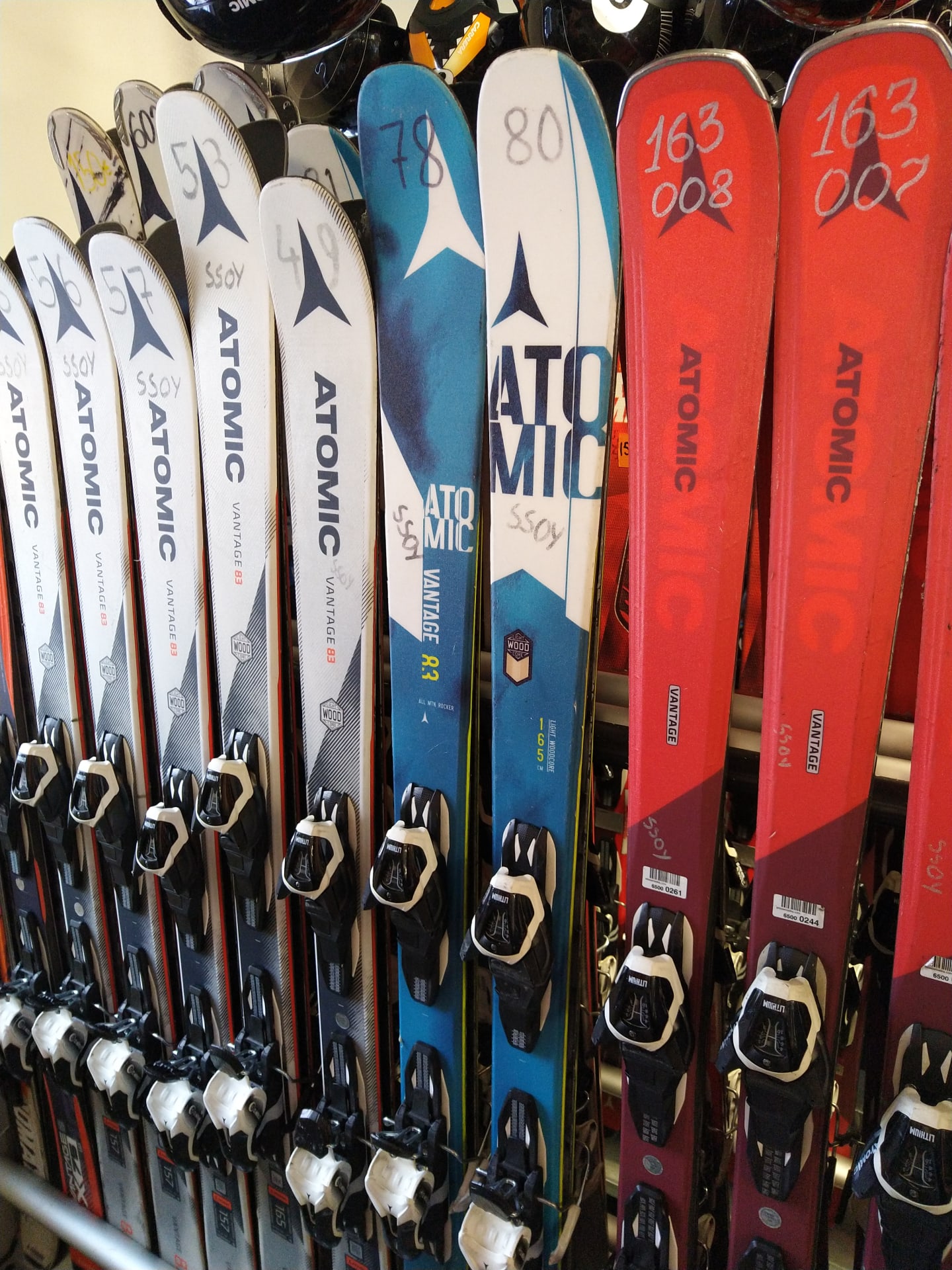 Alpine ski set rental | Visit Finland