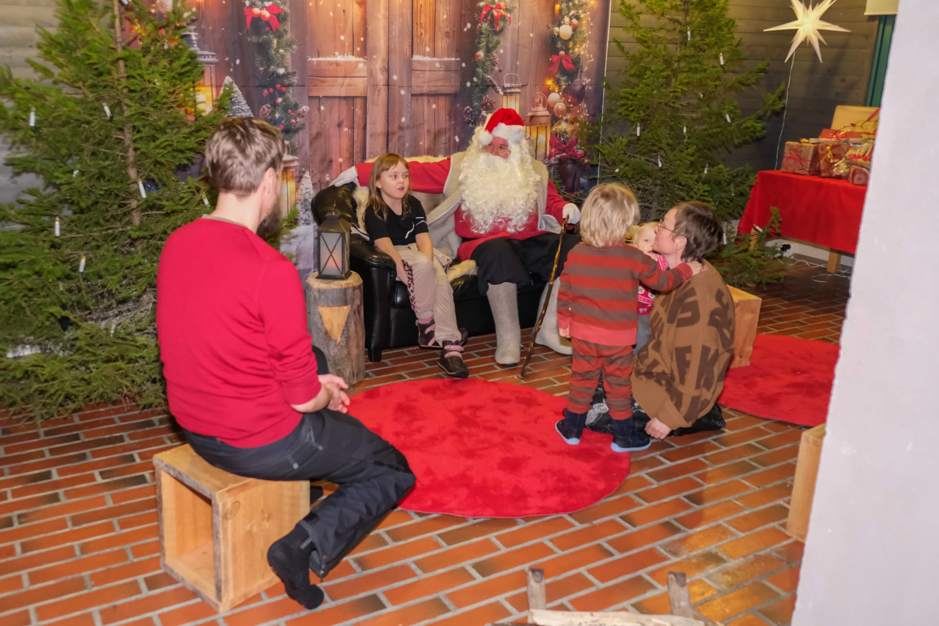 Meet Santa Claus at the Arctic Circle | Visit Finland