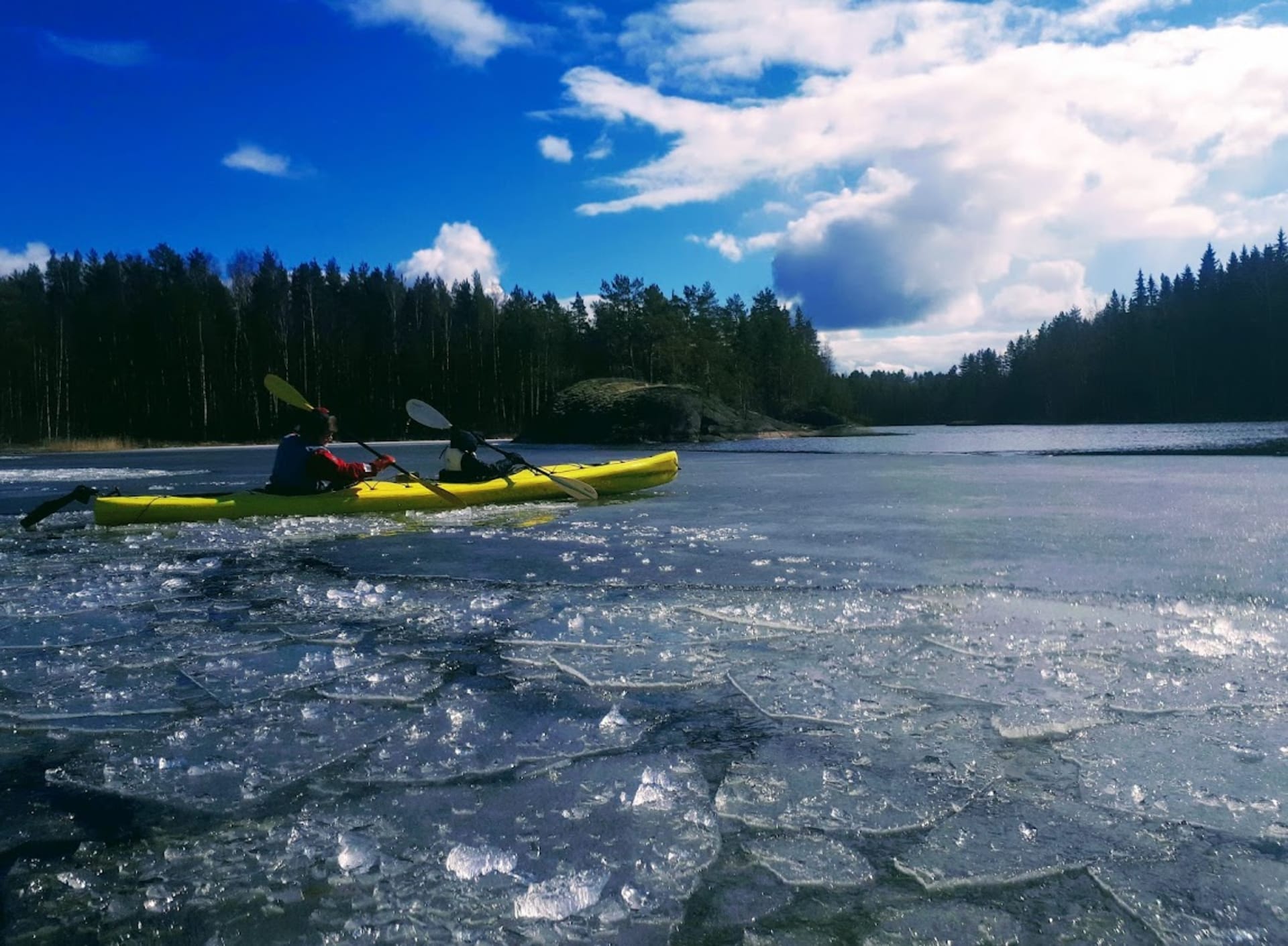 Ice Kayaking on Lake Saimaa. Talvi 2024-25 | Visit Finland
