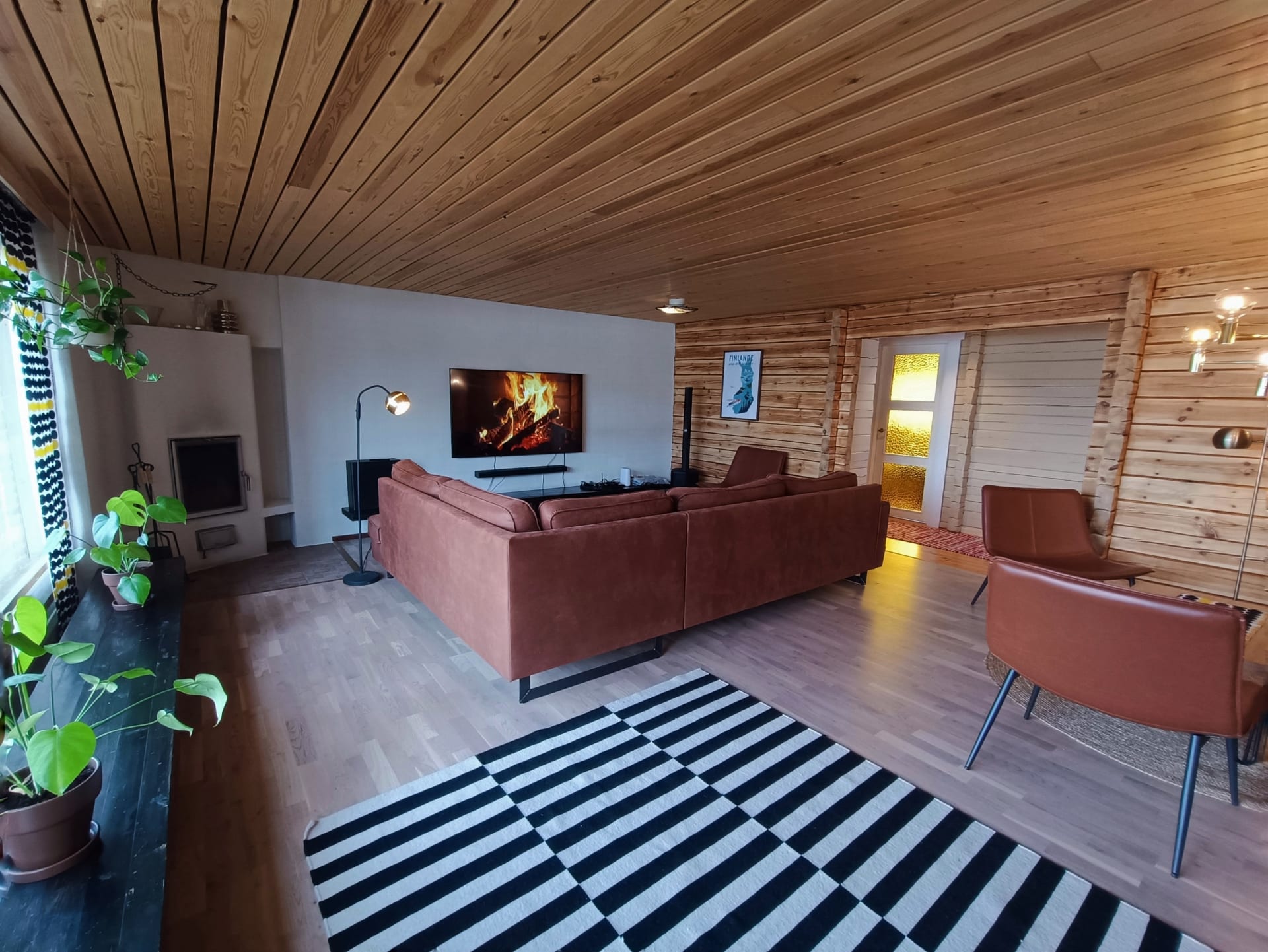 Cozy cabin surrounded by lake | Visit Finland