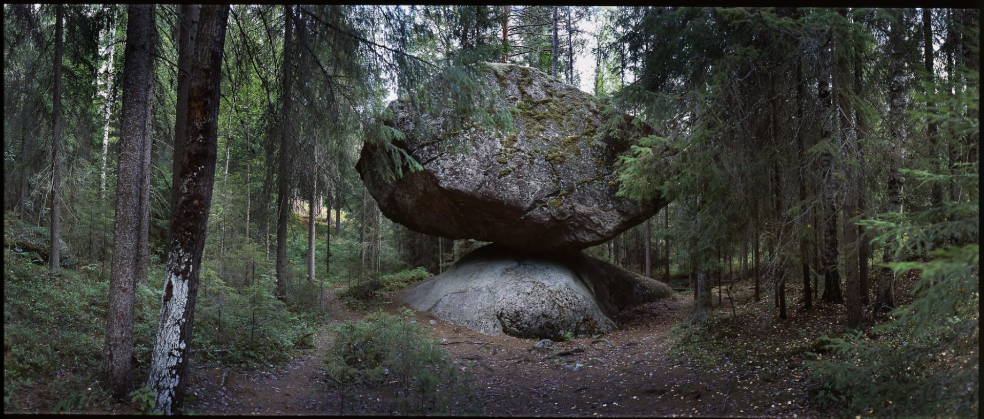 Kummakivi erratic boulder | Visit Finland
